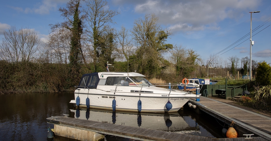Riverside Farm Marina and Caravan Park - Enniskillen - Fermanagh Lakelands